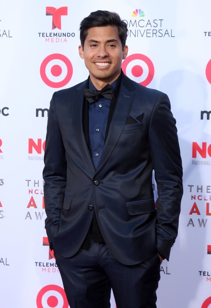 carlos santos Picture 2 - The 2013 NCLR ALMA Awards