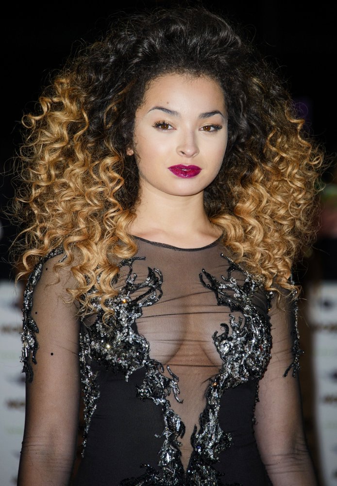 ella eyre Picture 7 - The MOBO Awards 2014 - Arrivals