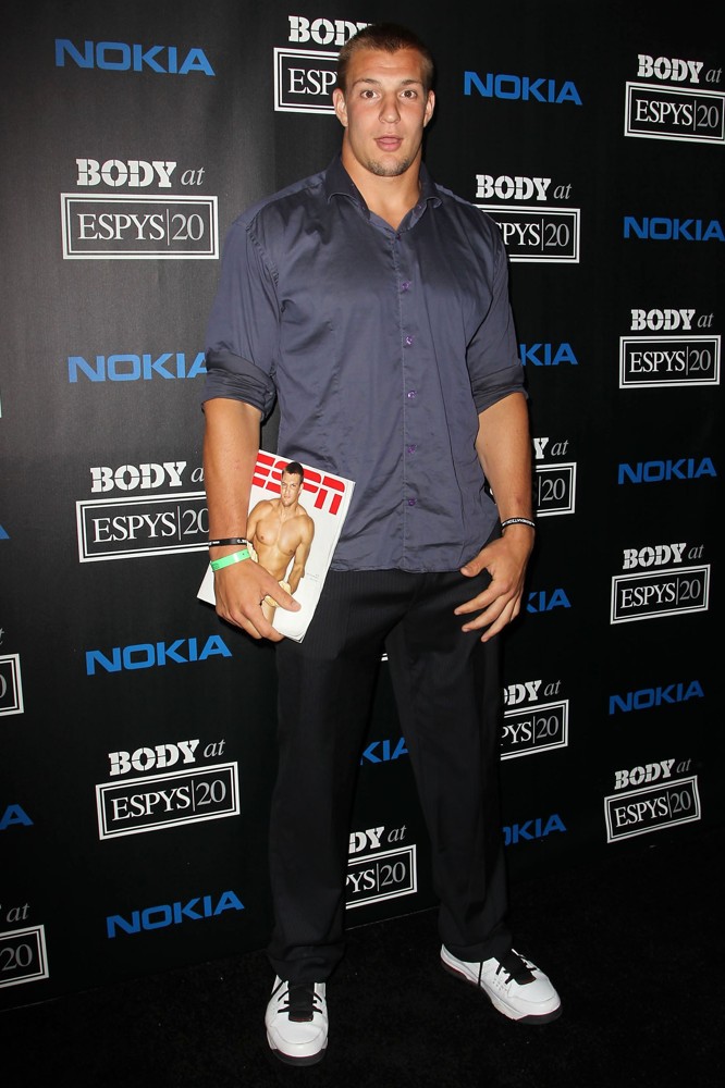 Rob Gronkowski Picture 2 - The Los Angeles Premiere Ted - Arrivals